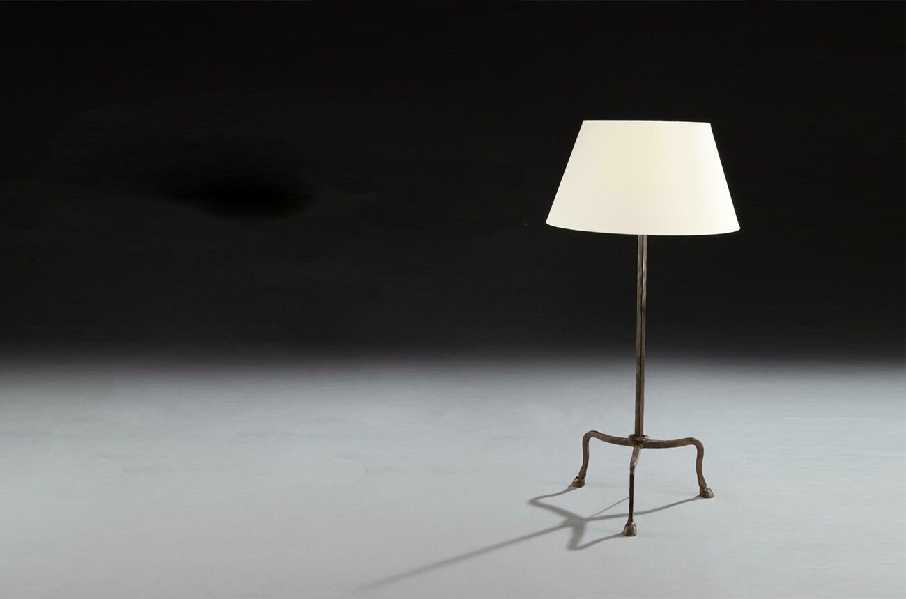 HOOF TABLE LAMP – WARECO